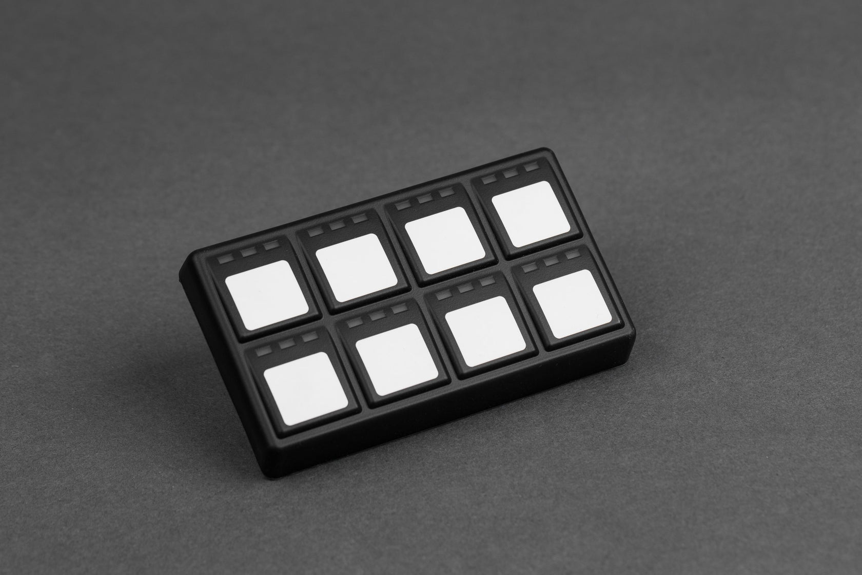 Emtron 8 Button CAN Keypad – Emtron Australia Pty Ltd